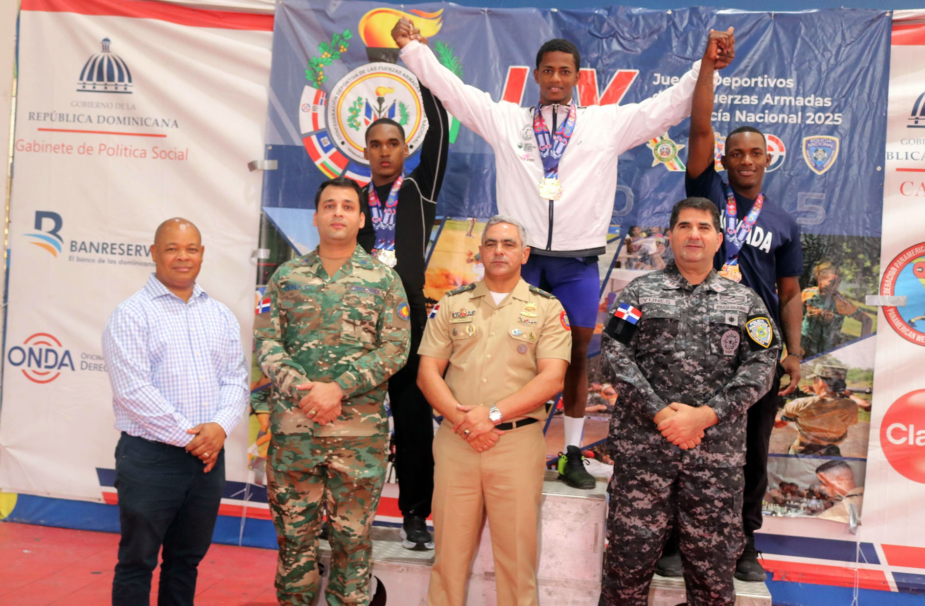 Manolitoenelplay:: Ejército gana el torneo de levantamiento de pesas de ...