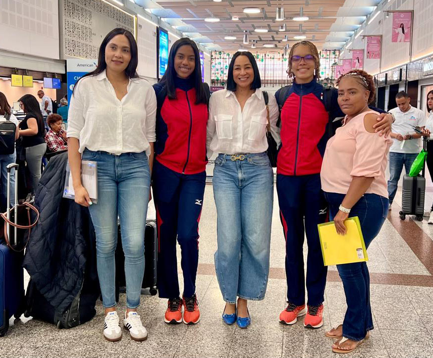 Manolitoenelplay:: Parten a Japón las jóvenes Ryni Arias y Cristal Núñez