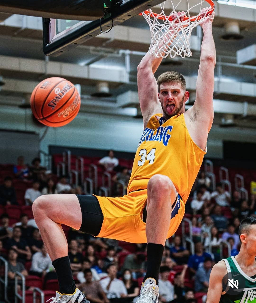 Manolitoenelplay:: Indios anuncian al gigante C.J. Gettys como refuerzo