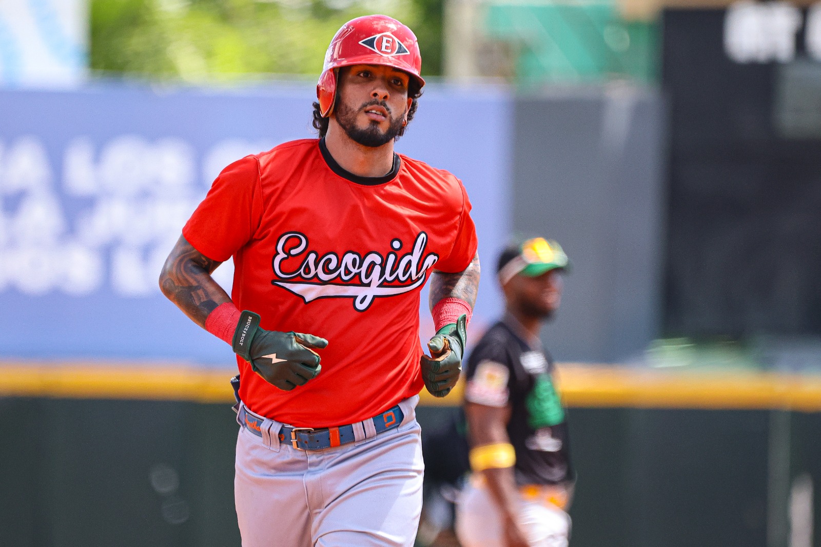 Manolitoenelplay:: Jonathan Araúz pegó cuadrangular en pretemporada roja