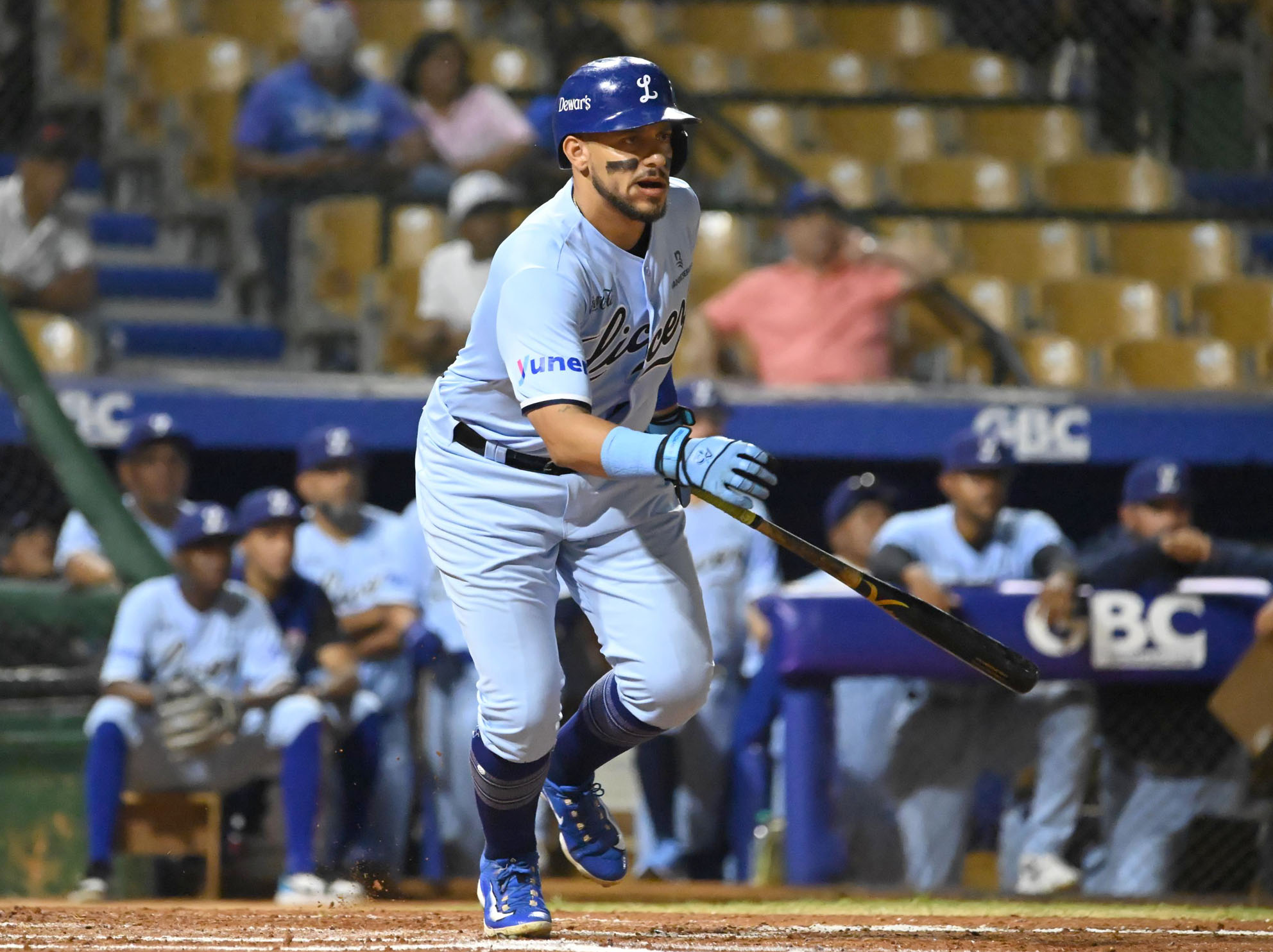 Manolitoenelplay:: Leyba, Adames y Rojas Jr. definen triunfo del Licey