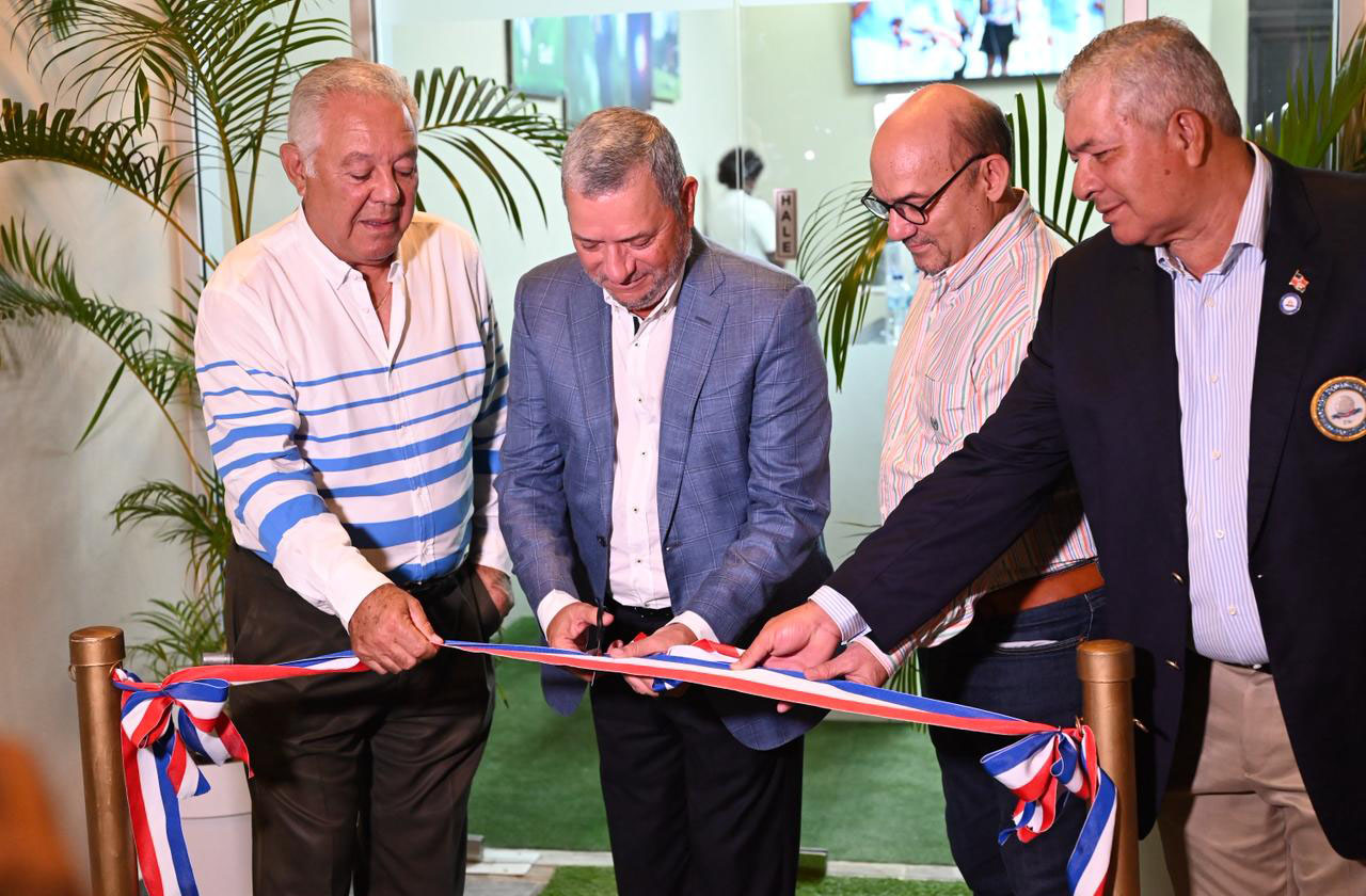 Manolitoenelplay:: Club Naco inaugura dos simuladores de golf ...