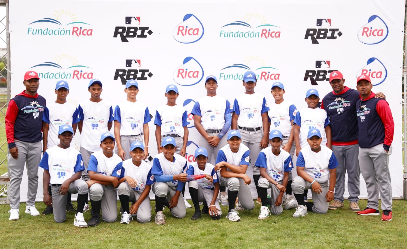 Manolitoenelplay:: Barrio INVI gana dos a Villa en béisbol Fundación Rica